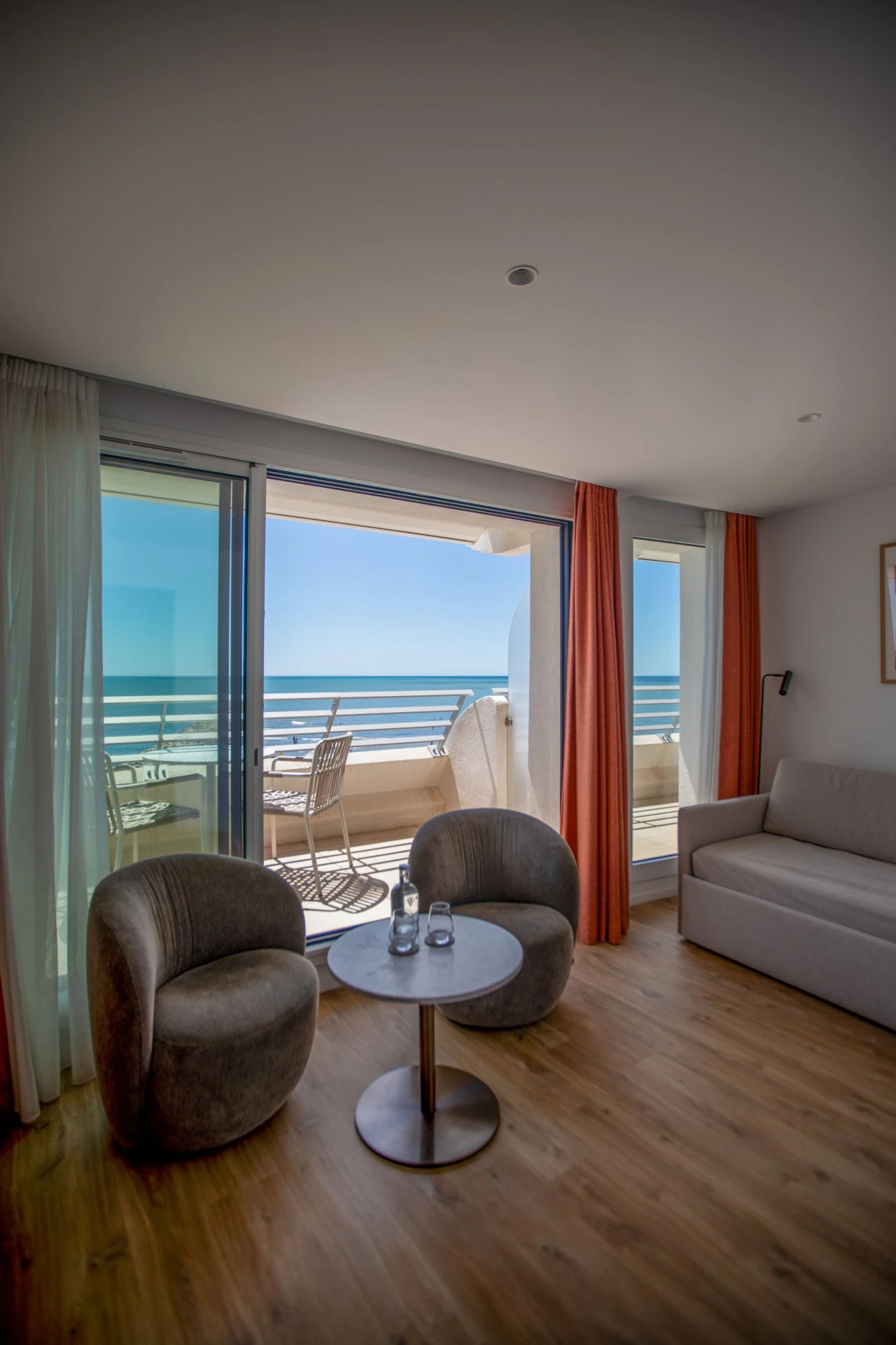 ~ Chambres & Suites | Hôtel La Grande-Motte Bord de Mer | La Plage